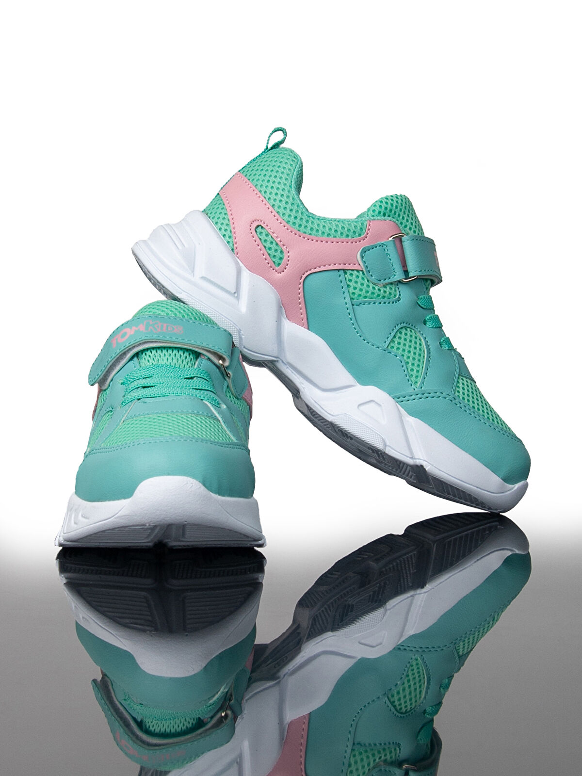 Letoon Cırt Cırtlı Erkek Çocuk Spor Ayakkabı