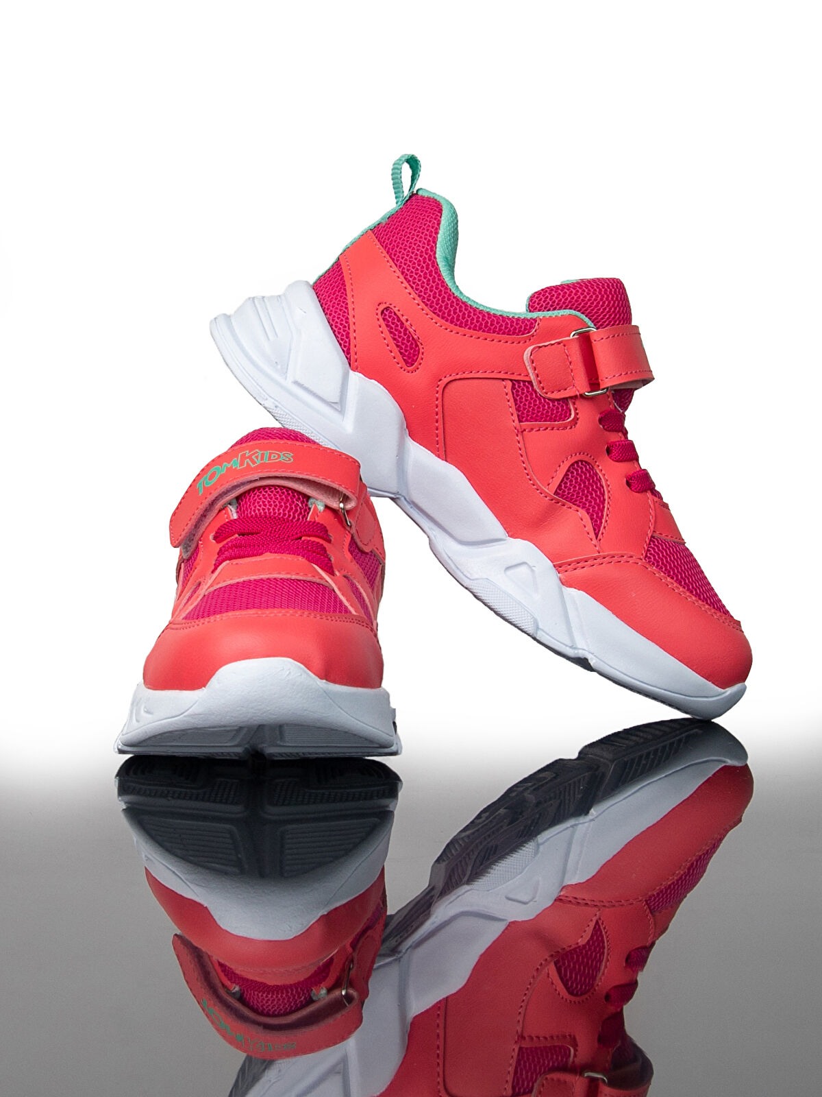 Letoon Cırt Cırtlı Erkek Çocuk Spor Ayakkabı