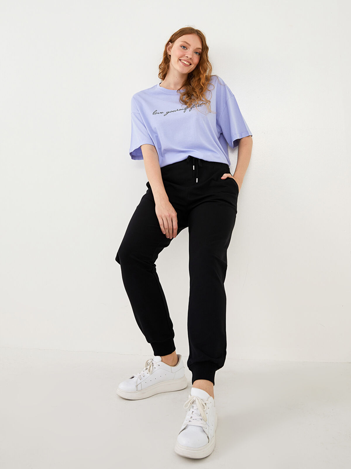 Büyük Beden Beli Lastikli Düz Cep Detaylı Kadın Jogger Eşofman Altı Büyük Beden Beli Lastikli Düz Cep Detaylı Kadın Jogger Eşofman Altı