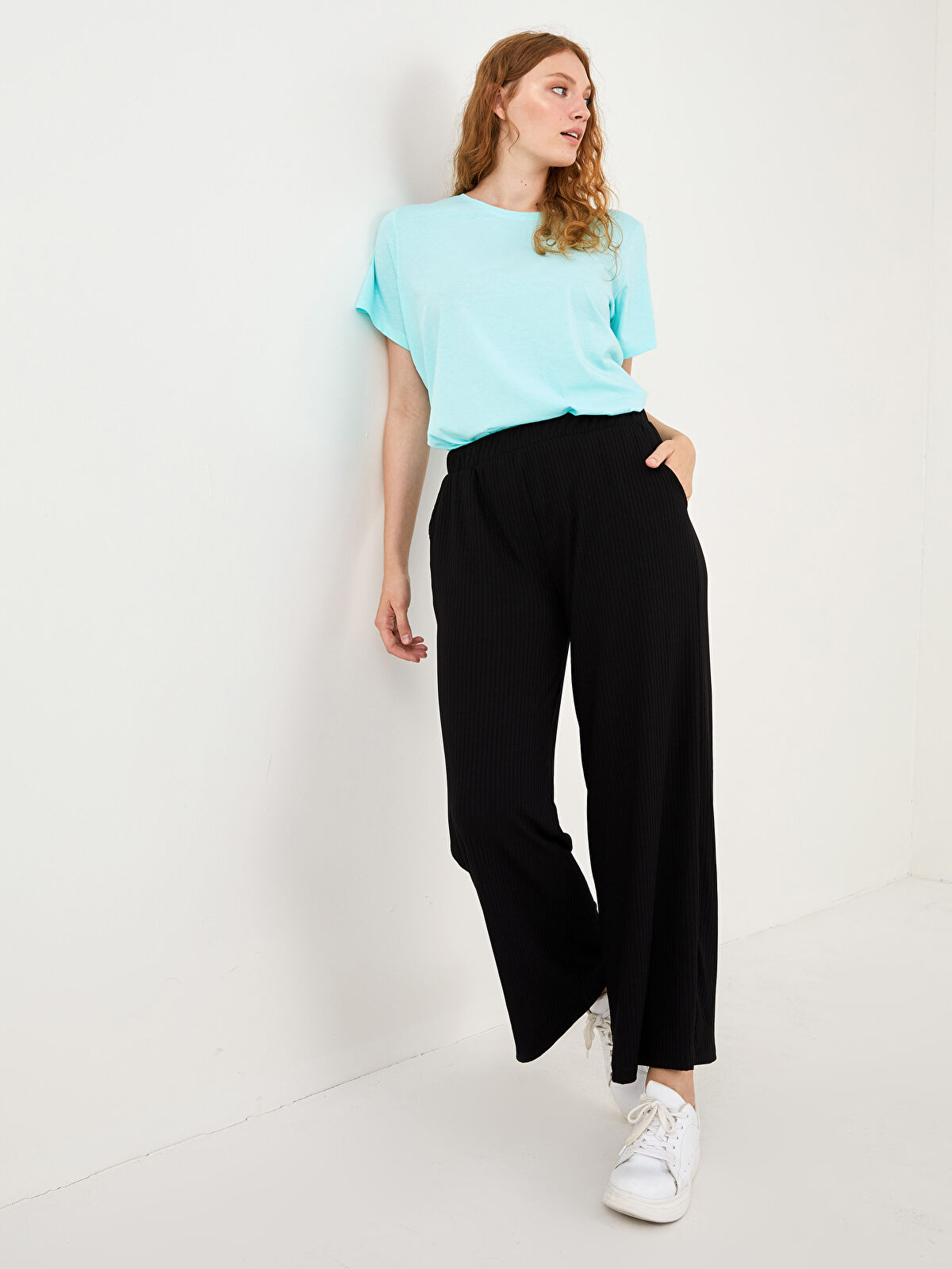 Büyük Beden Beli Lastikli Düz Geniş Paça Cep Detaylı Kaşkorse Kumaş Kadın Eşofman Altı