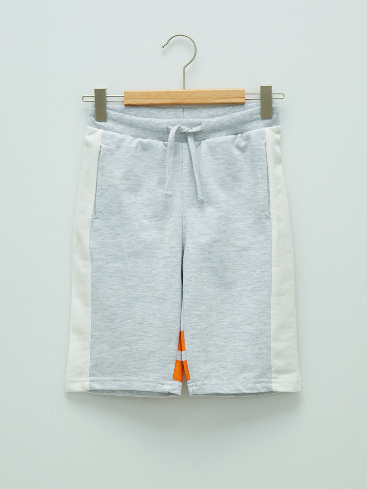 Beli Lastikli Çizgi Detaylı Erkek Çocuk Şort