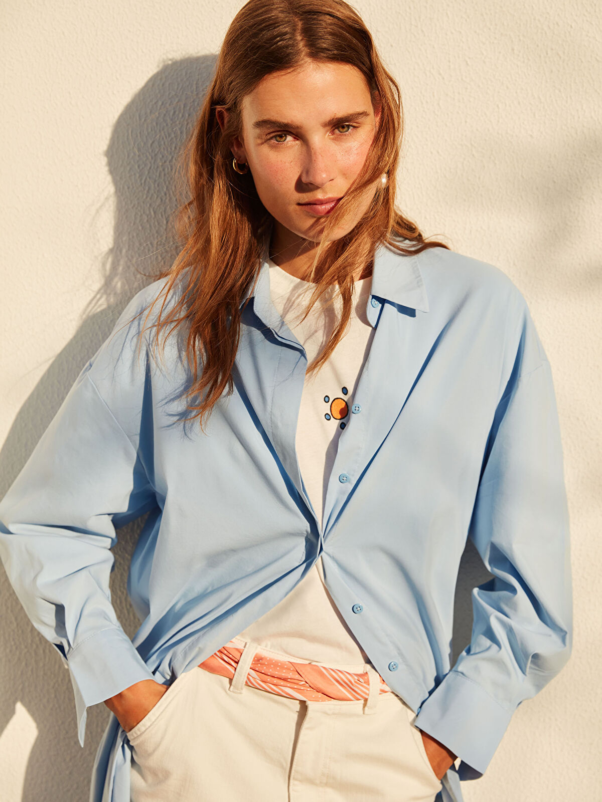 Kuaybe Gider X LC Waikiki Gömlek Yaka Düz Uzun Kollu Oversize Poplin Kadın Tunik