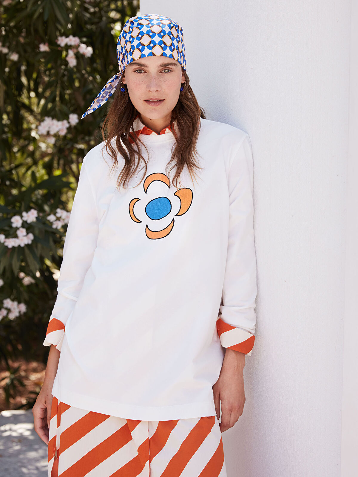 Kuaybe Gider X LC Waikiki  Bisiklet Yaka Nakışlı Uzun Kollu Pamuklu Kadın Tunik