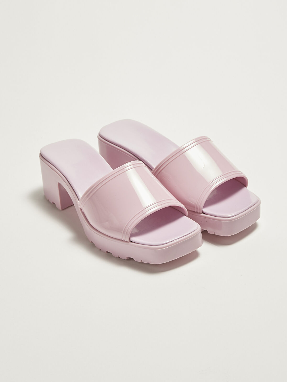 Tek Bantlı Topuklu Kadın Terlik