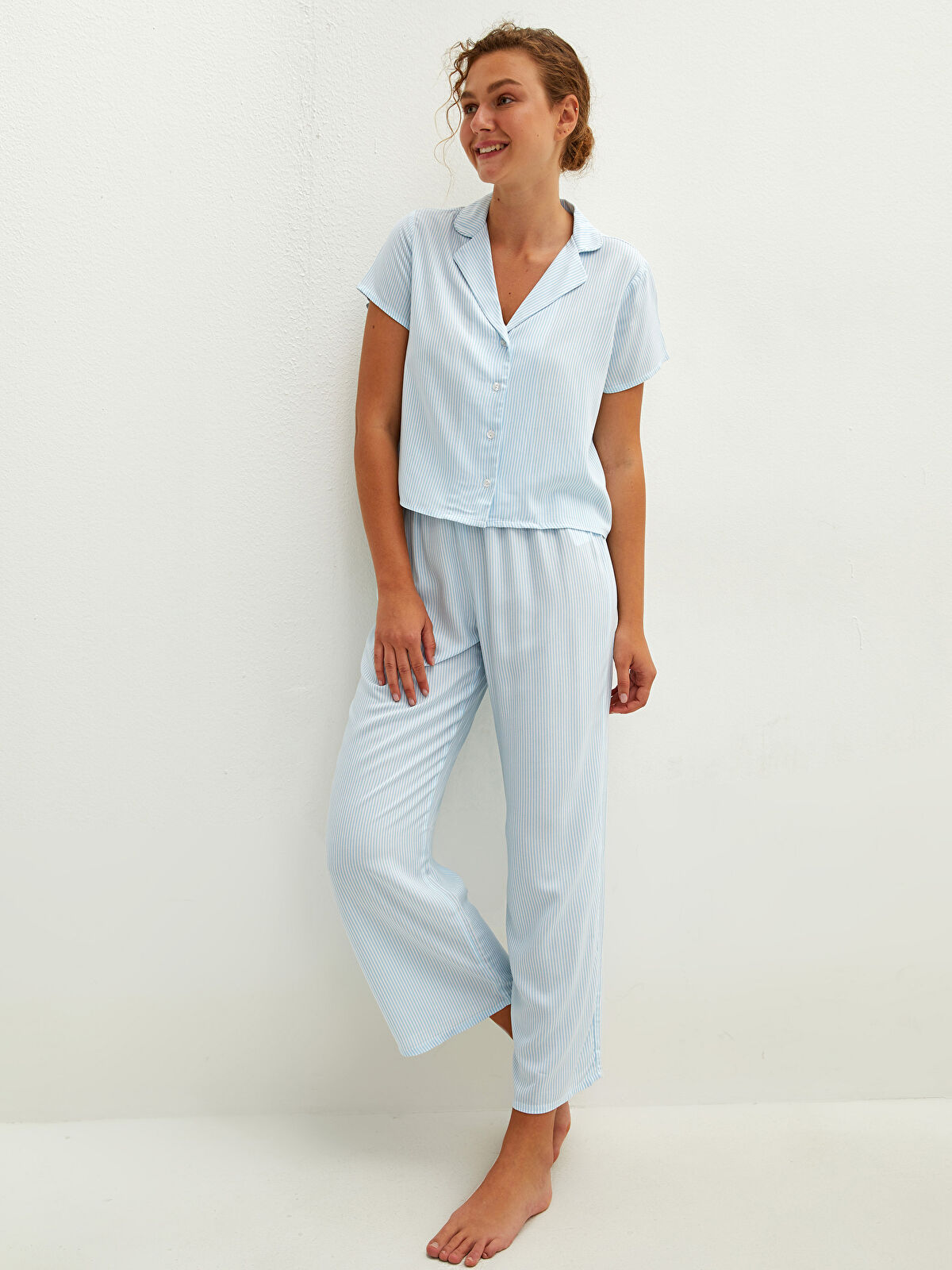 LCW DREAM Petite Gömlek Yaka Çizgili Kısa Kollu Viskon Kadın Pijama Takımı
