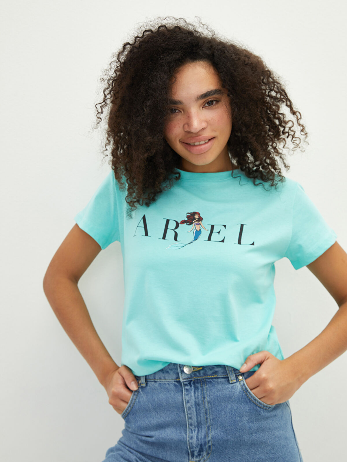 LCW CASUAL Bisiklet Yaka Disney Baskılı Kısa Kollu Pamuklu Kadın Tişört