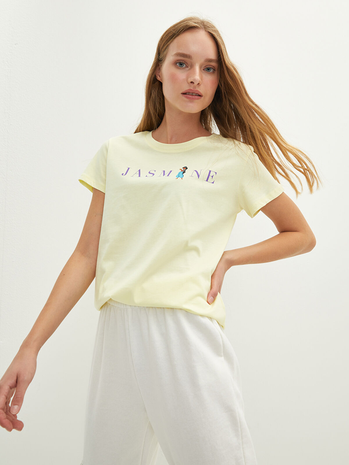 LCW CASUAL Bisiklet Yaka Jasmine Baskılı Kısa Kollu Pamuklu Kadın Tişört