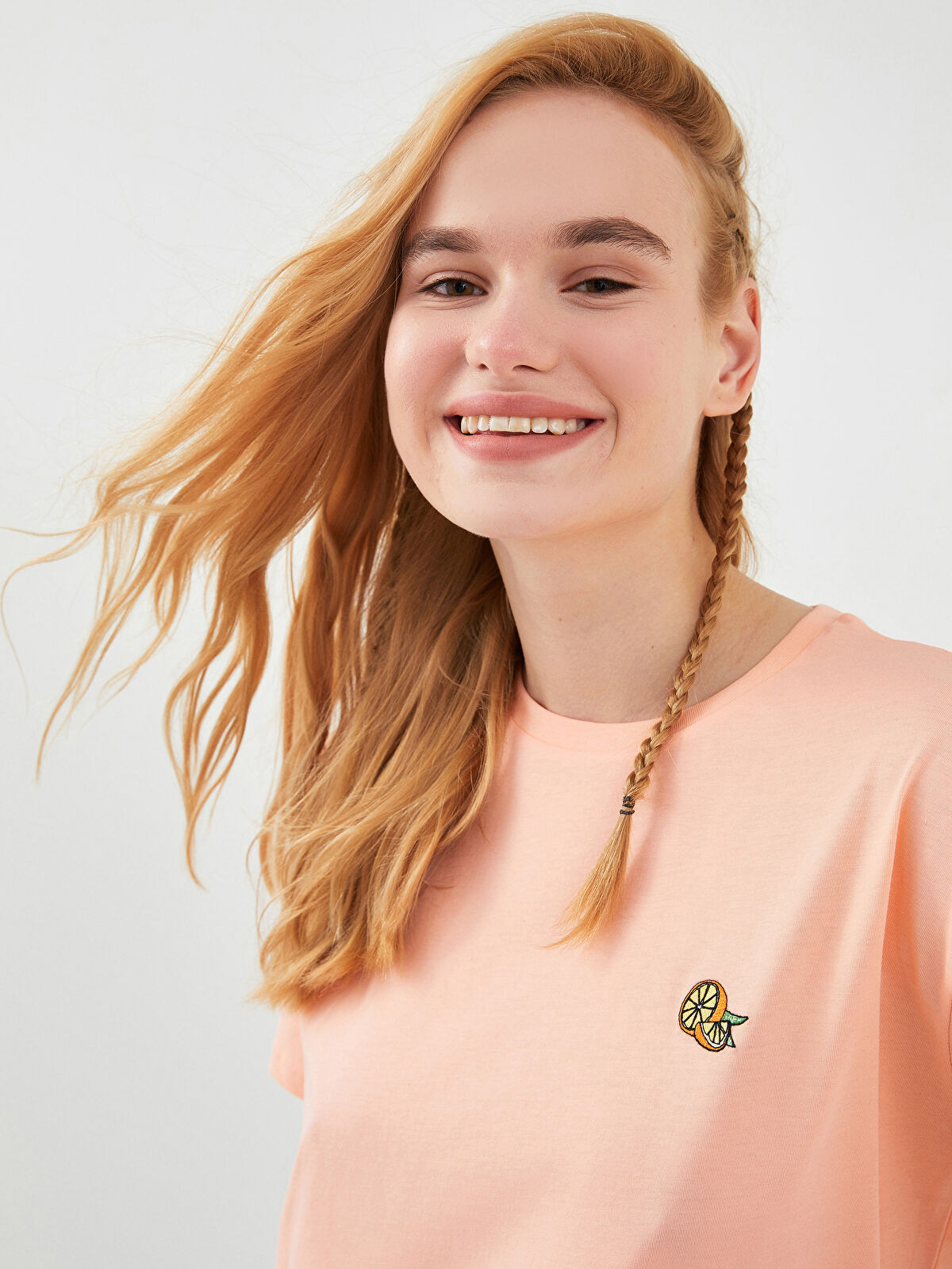 XSIDE Bisiklet Yaka Nakışlı Kısa Kollu Pamuklu Kadın Tişört