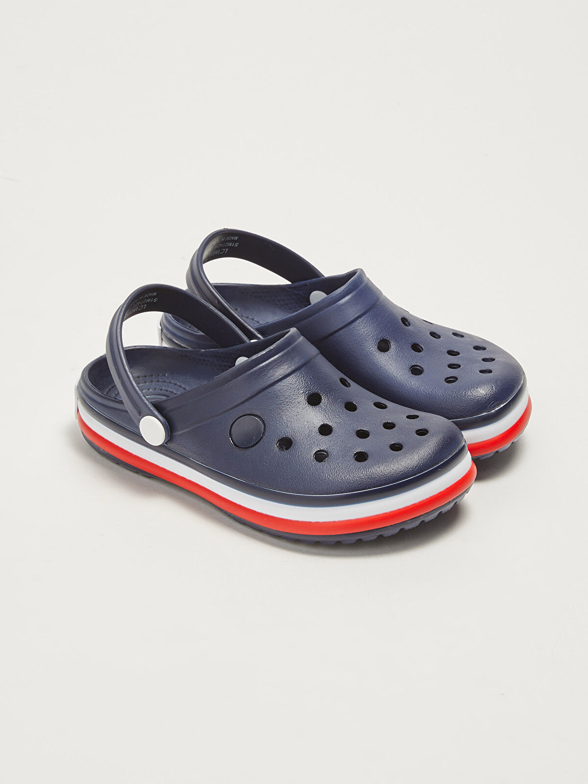 Delikli Erkek Çocuk Plaj Sandaleti