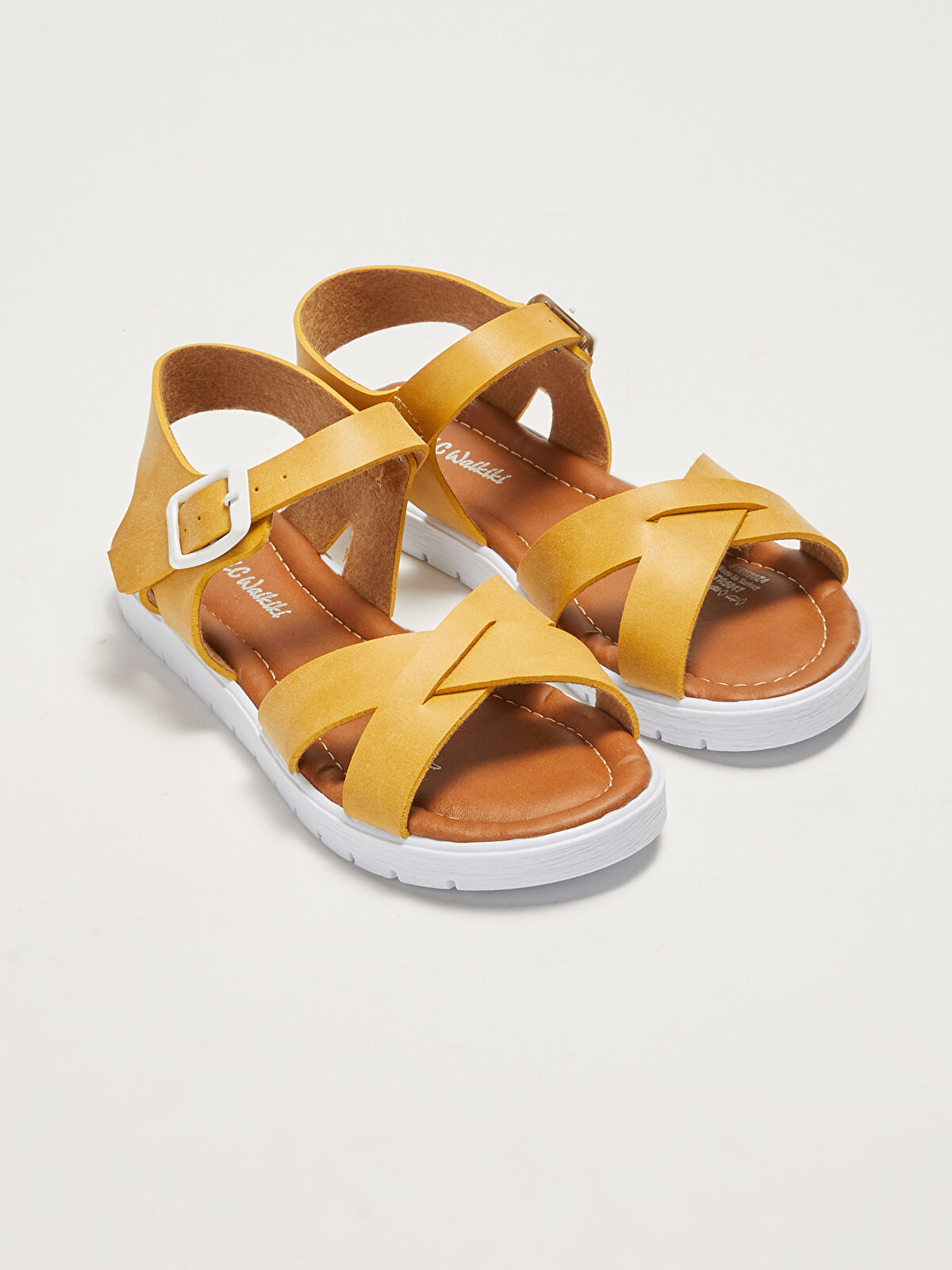 Çapraz Bantlı Toka Detaylı Kız Çocuk Sandalet