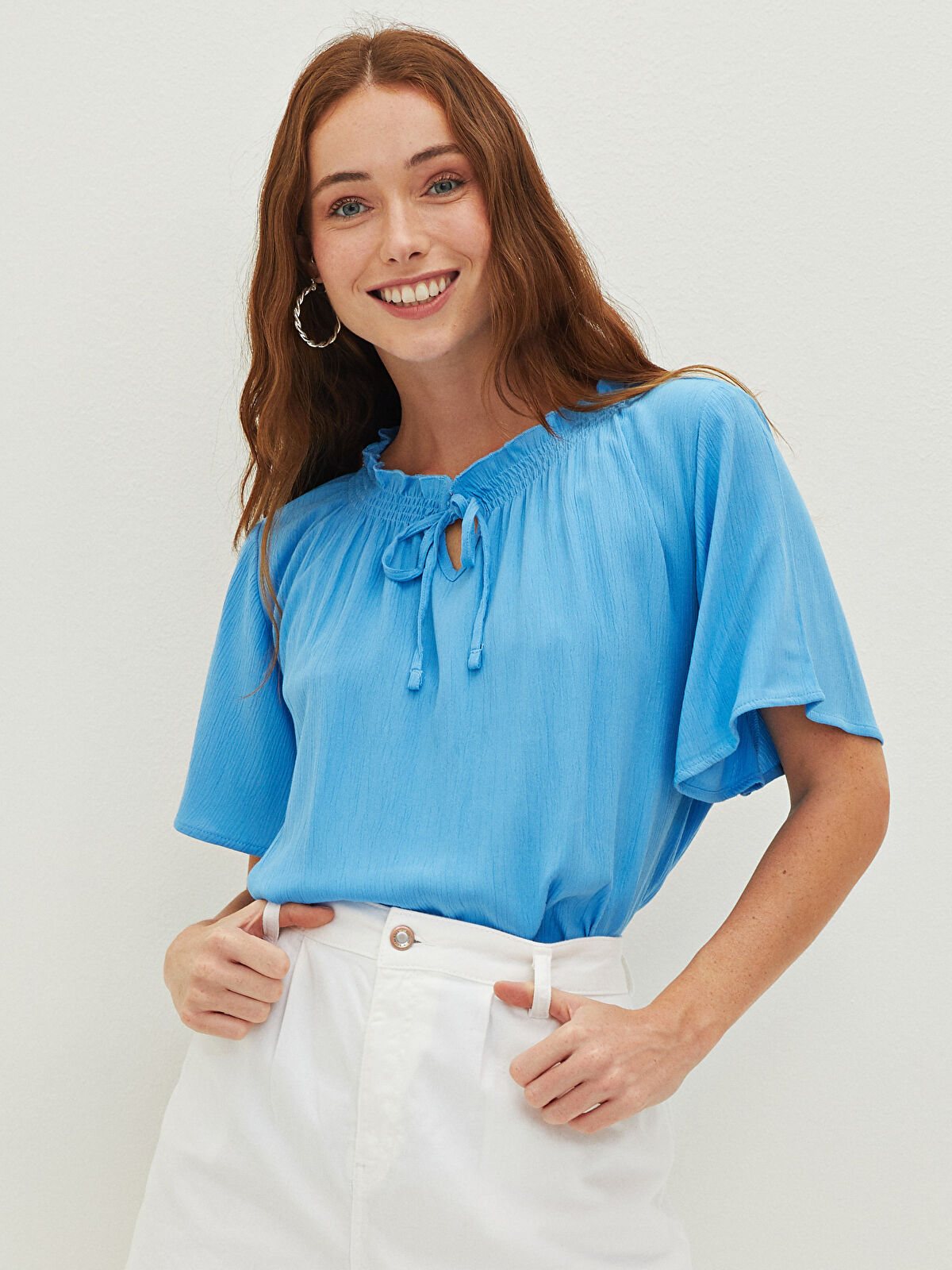 LCW CLASSIC Bağlamalı Yaka Düz Kısa Kollu Viskon Kadın Bluz