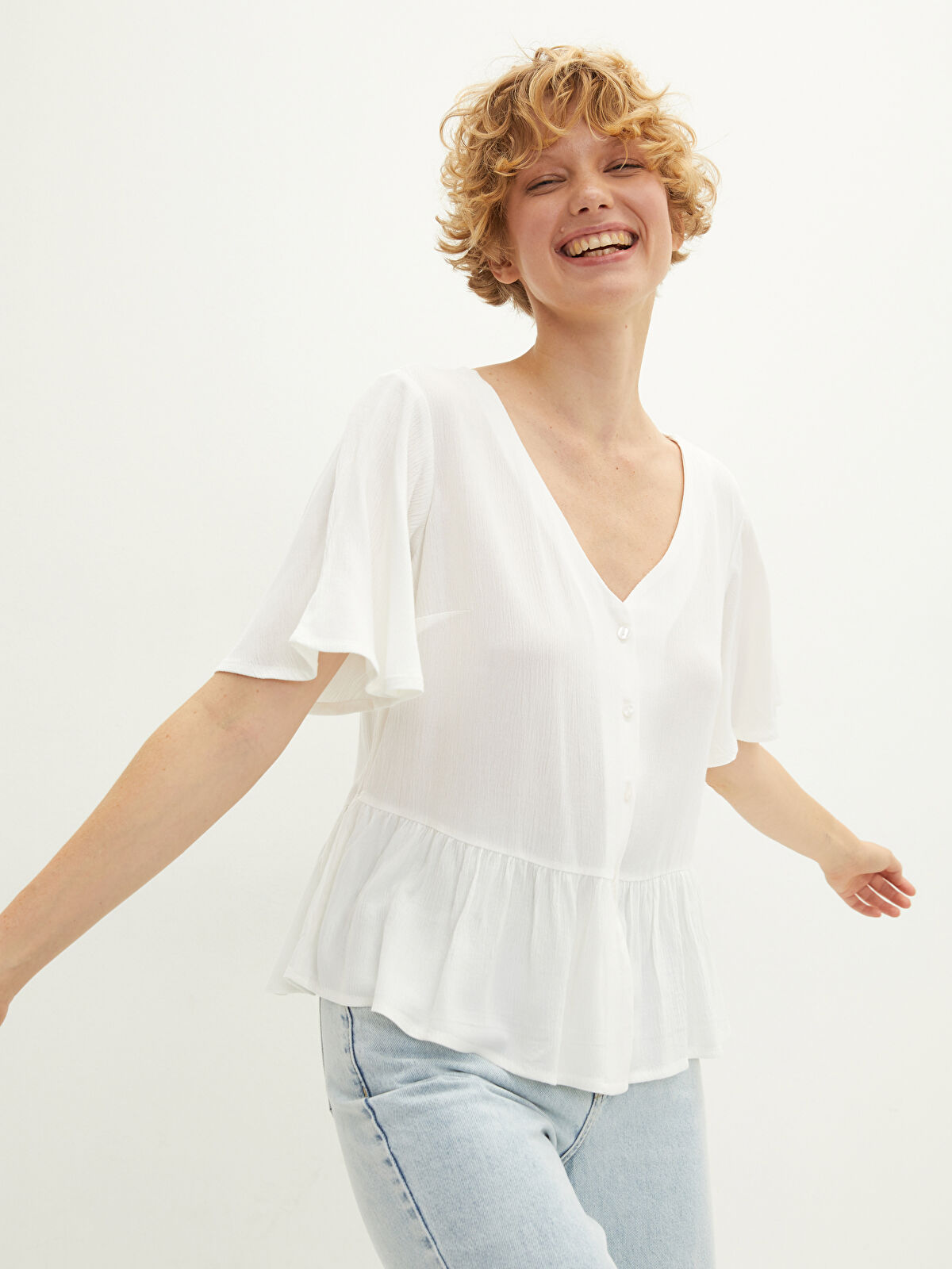 LCW CASUAL V Yaka Düz Kısa Kollu Krinkle Kumaş Kadın Bluz