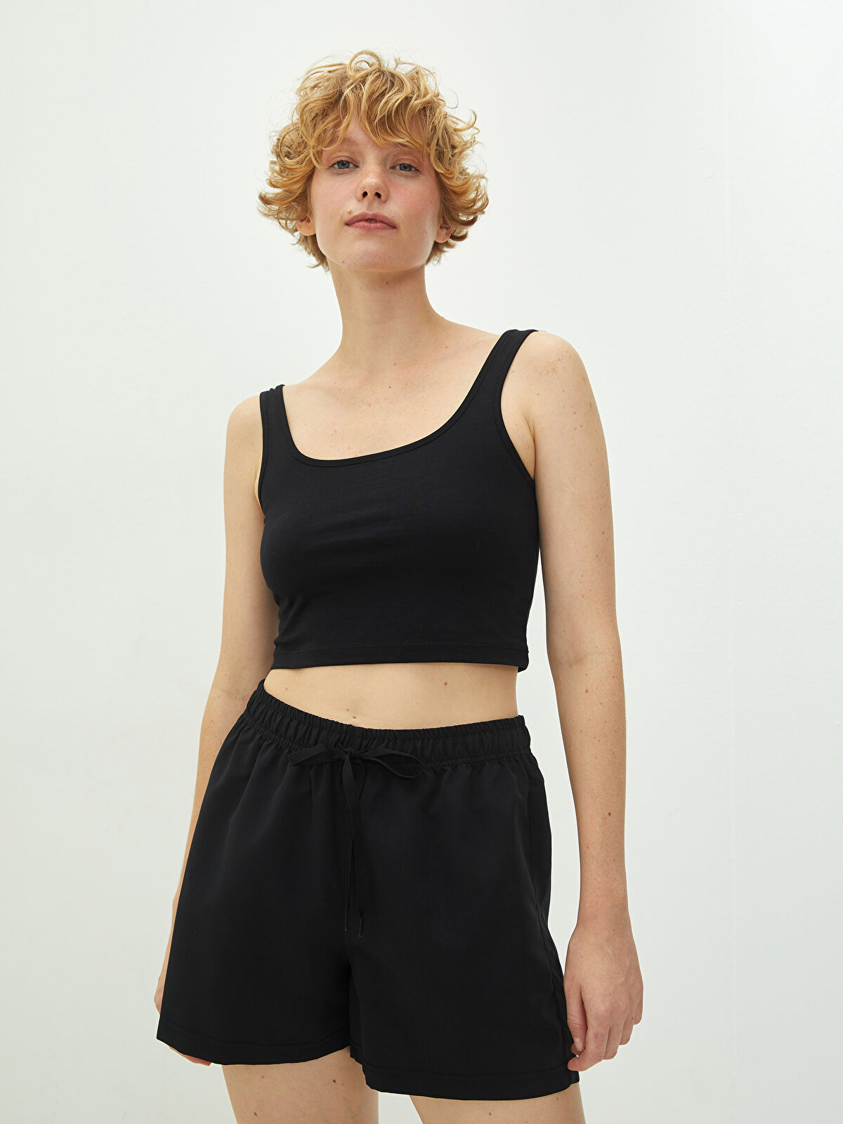 LCW DREAM Beli Lastikli Düz Kadın Deniz Şortu