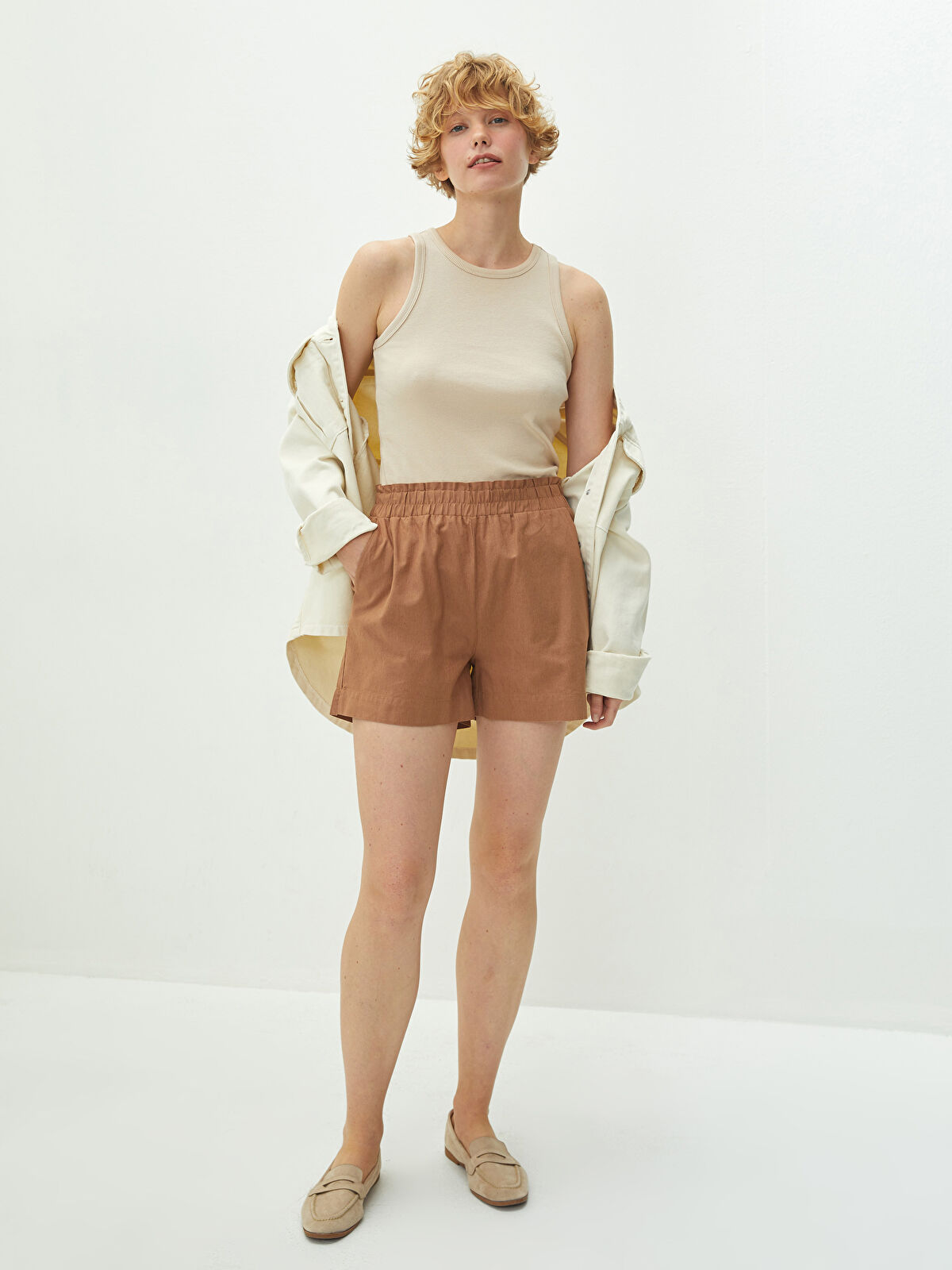 LCW CASUAL Beli Lastikli Düz Cep Detaylı Kadın Bermuda Şort