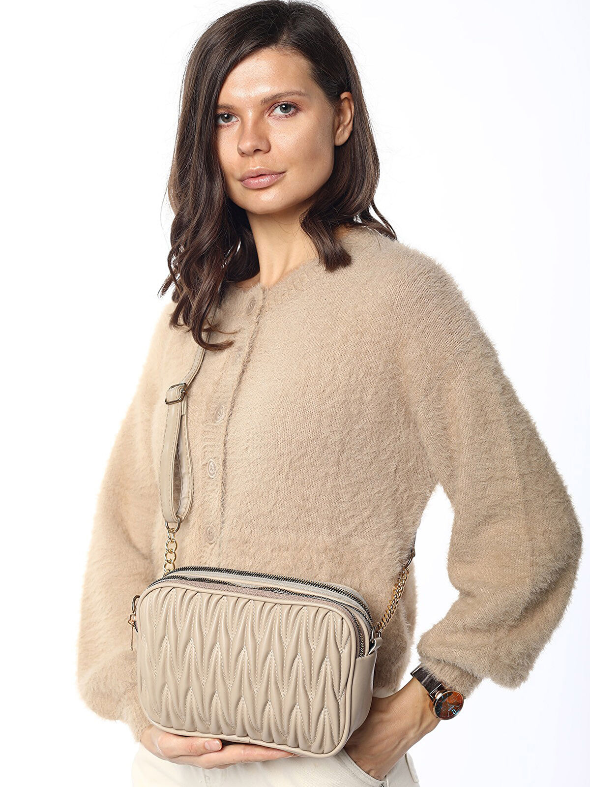 Madamra Çok Bölmeli Kapitoneli Kadın Çapraz Çanta Madamra Çok Bölmeli Kapitoneli Kadın Çapraz Çanta