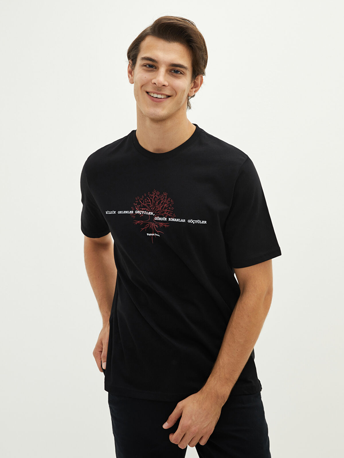 LCW CLASSIC Bisiklet Yaka Kısa Kollu Yunus Emre Söz Baskılı Penye Erkek Tişört