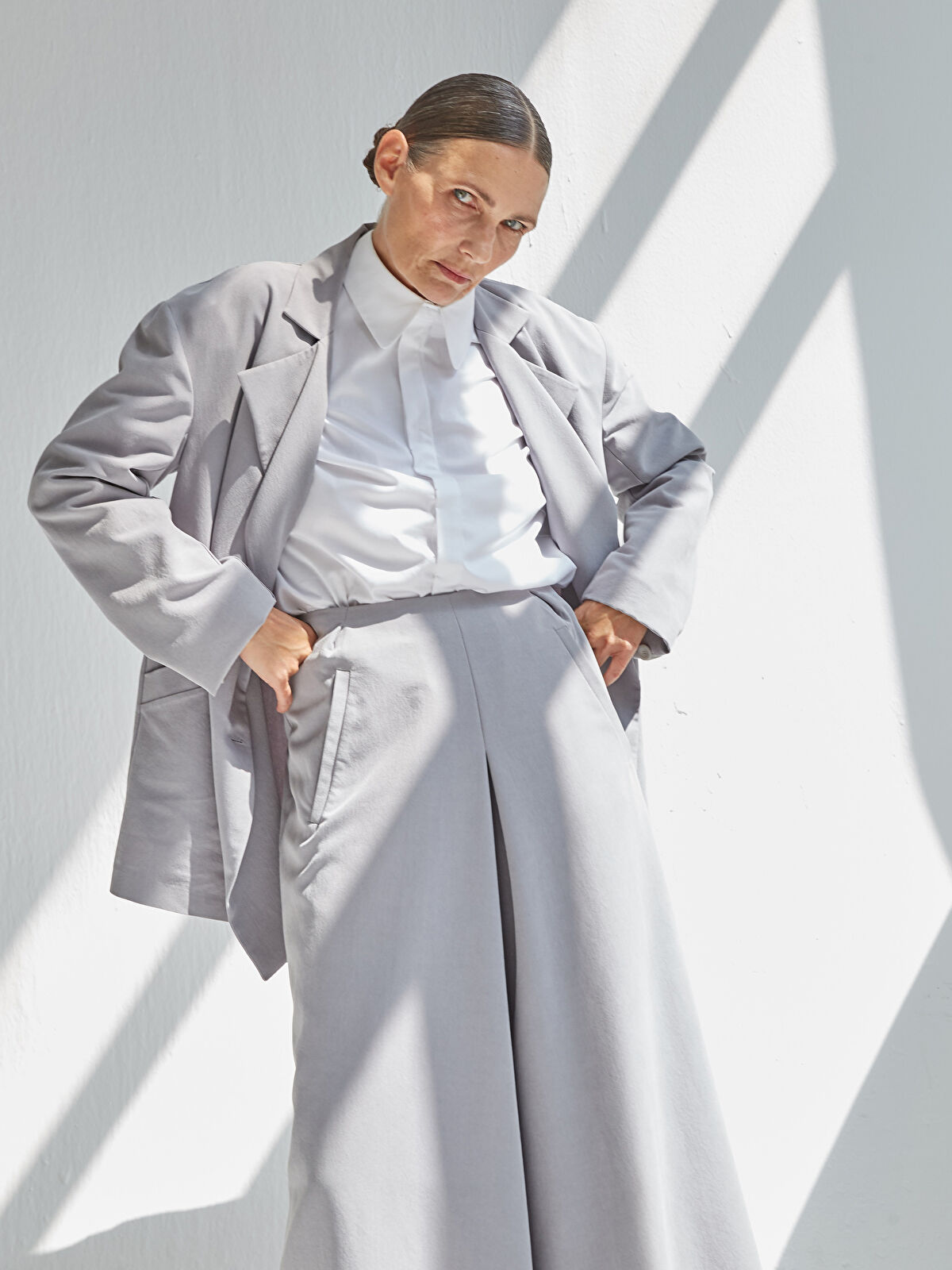 QOOQ STORE Yüksek Bel Cep Detaylı Geniş Paça Kadın Pantolon QOOQ STORE Yüksek Bel Cep Detaylı Geniş Paça Kadın Pantolon