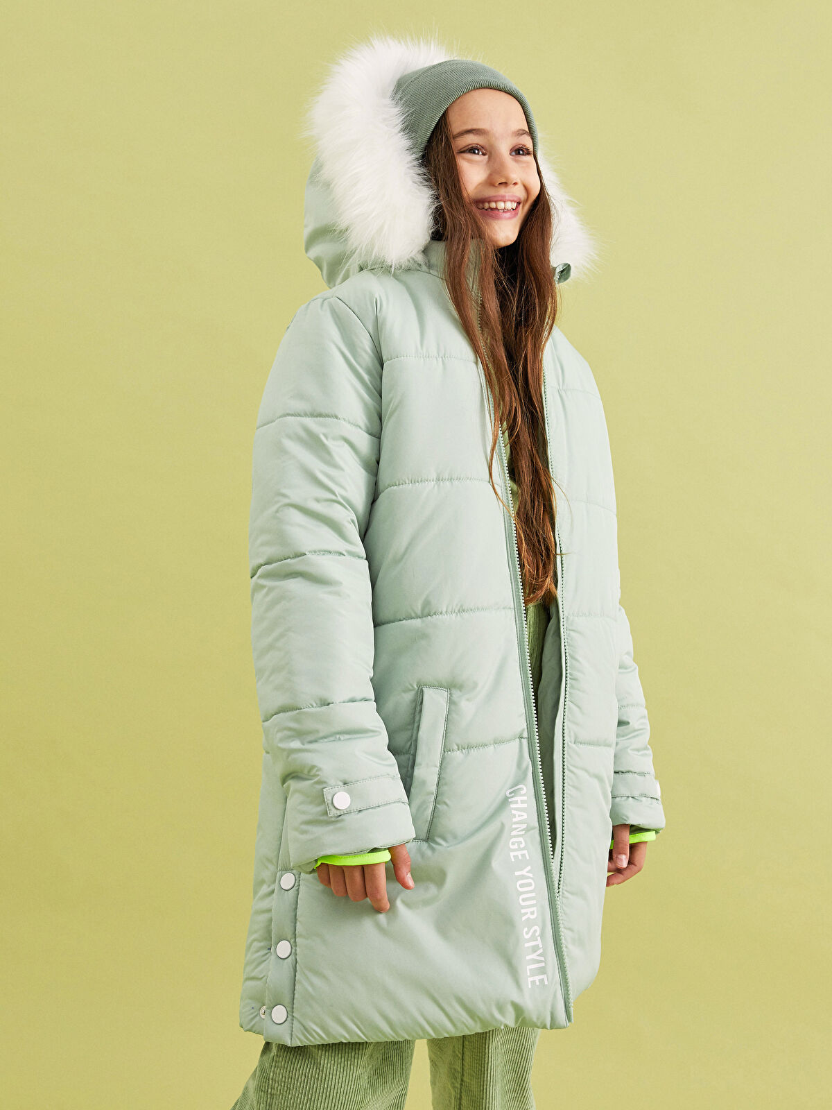 Kapüşonlu Baskılı Kız Çocuk Kalın Kaban