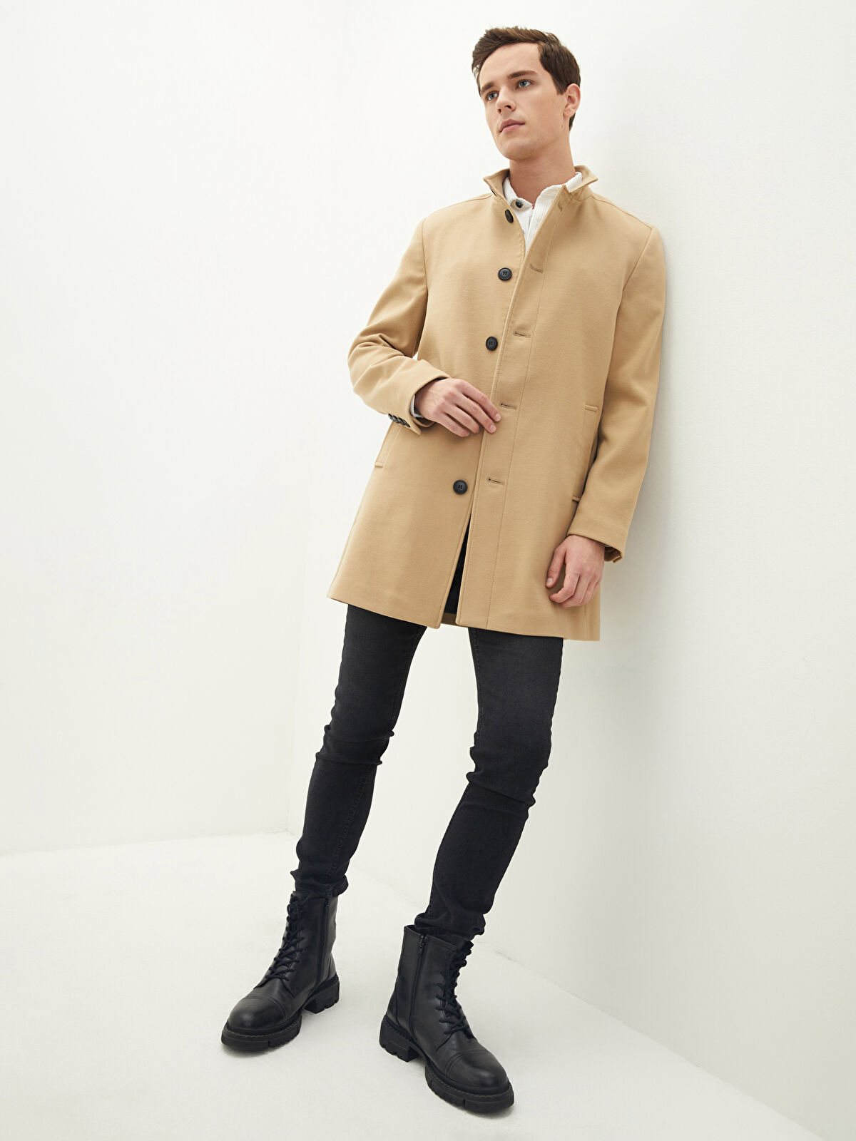 LCW VISION Slim Fit Dik Yaka Kalın Erkek Kaşe Kaban LCW VISION Slim Fit Dik Yaka Kalın Erkek Kaşe Kaban