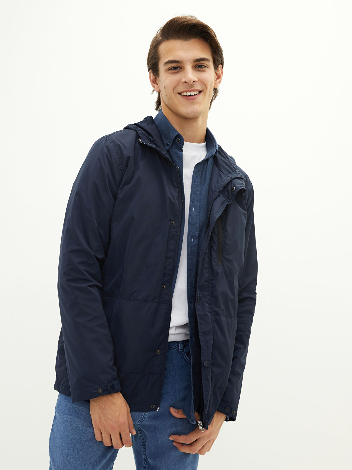 LCW CLASSIC Standart Kalıp Kapüşonlu İnce Erkek Yağmurluk