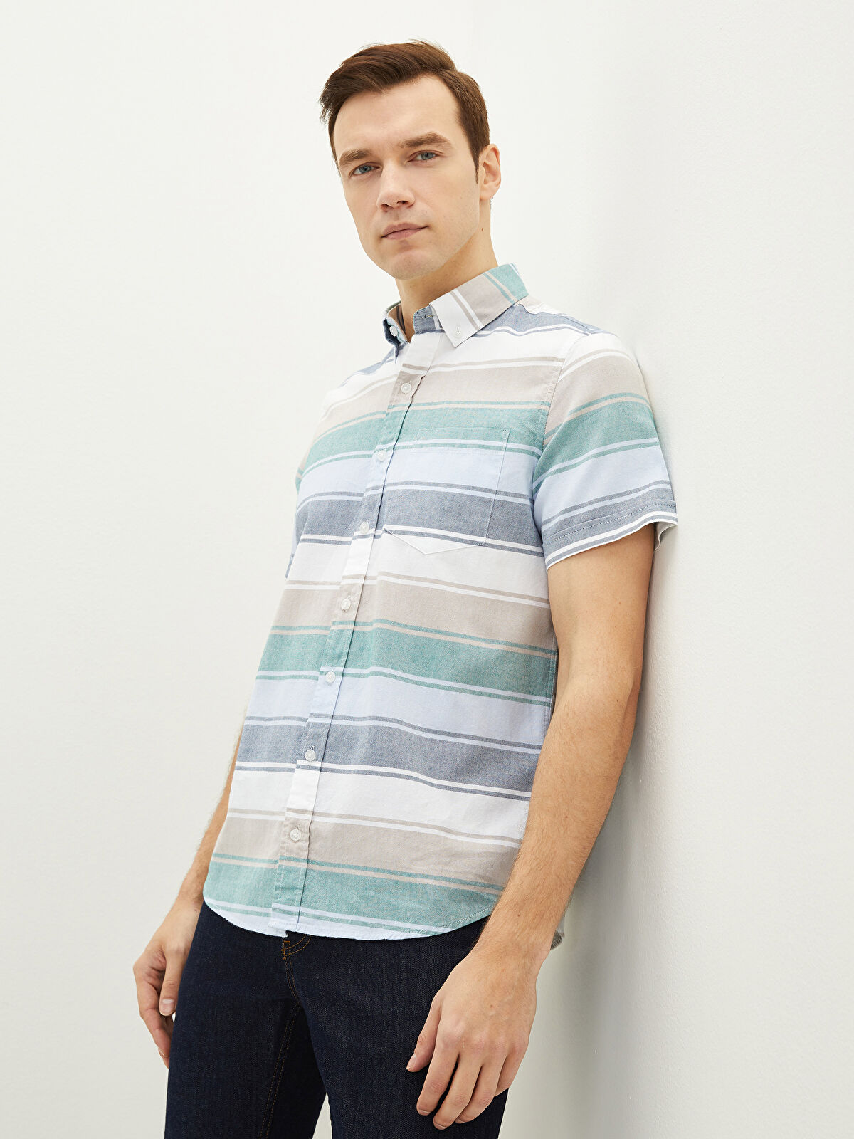 LCW CLASSIC Regular Fit Kısa Kollu Çizgili Oxford Erkek Gömlek