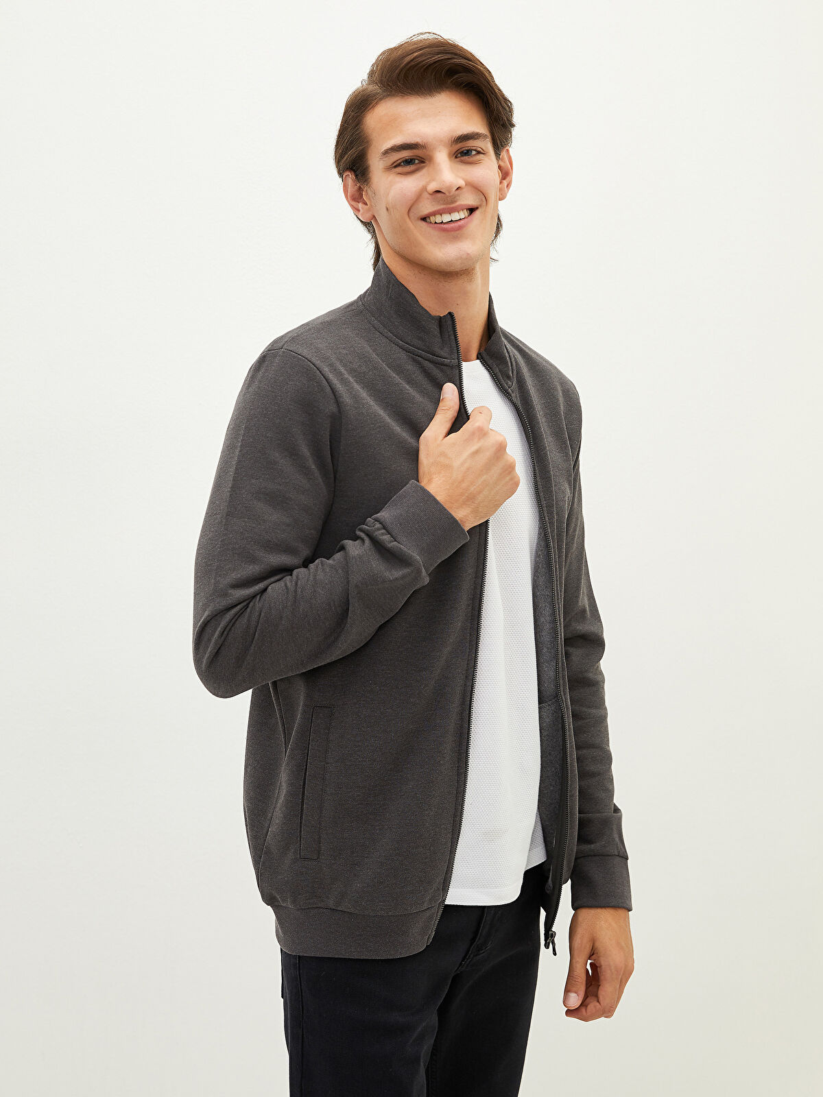 LCW BASIC Rahat Kalıp Dik Yaka Uzun Kollu Erkek Sweatshirt