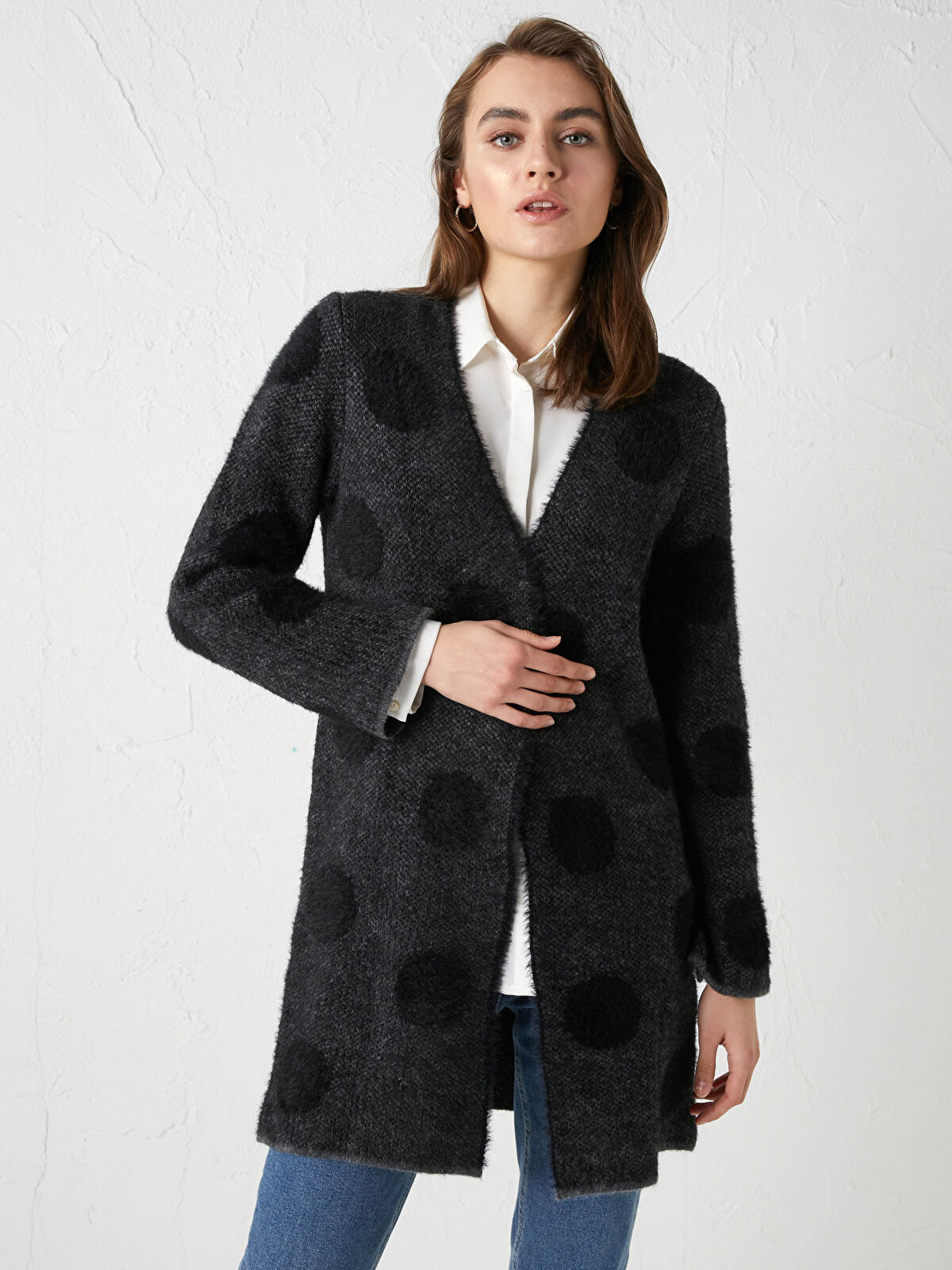 Puantiye Desenli Sakal İplikten Kadın Triko Hırka