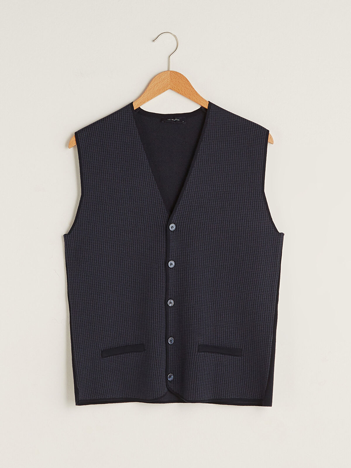 LCW CLASSIC V Yaka Kolsuz İnce Erkek Triko Yelek LCW CLASSIC V Yaka Kolsuz İnce Erkek Triko Yelek