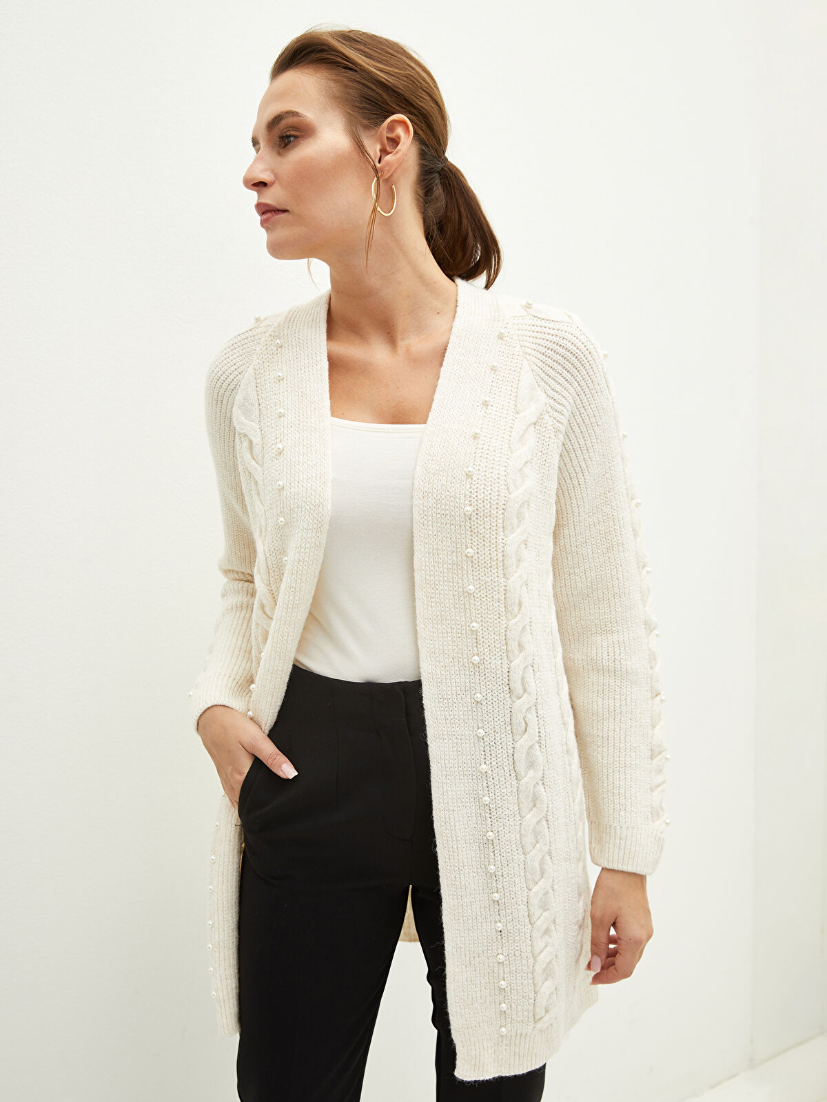 İnci Detaylı Uzun Kollu Kendinden Desenli Kadın Triko Hırka