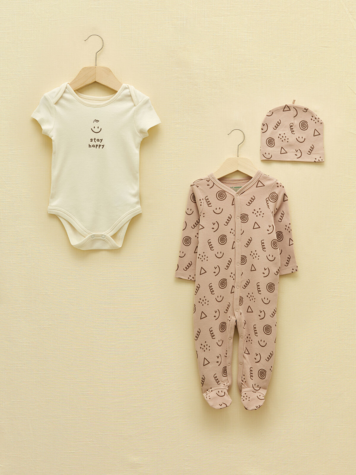 LCW GREEN Baskılı Organik Pamuklu Erkek Bebek Çıtçıtlı Body Tulum ve Bere 3'lü Takım LCW GREEN Baskılı Organik Pamuklu Erkek Bebek Çıtçıtlı Body Tulum ve Bere 3'lü Takım