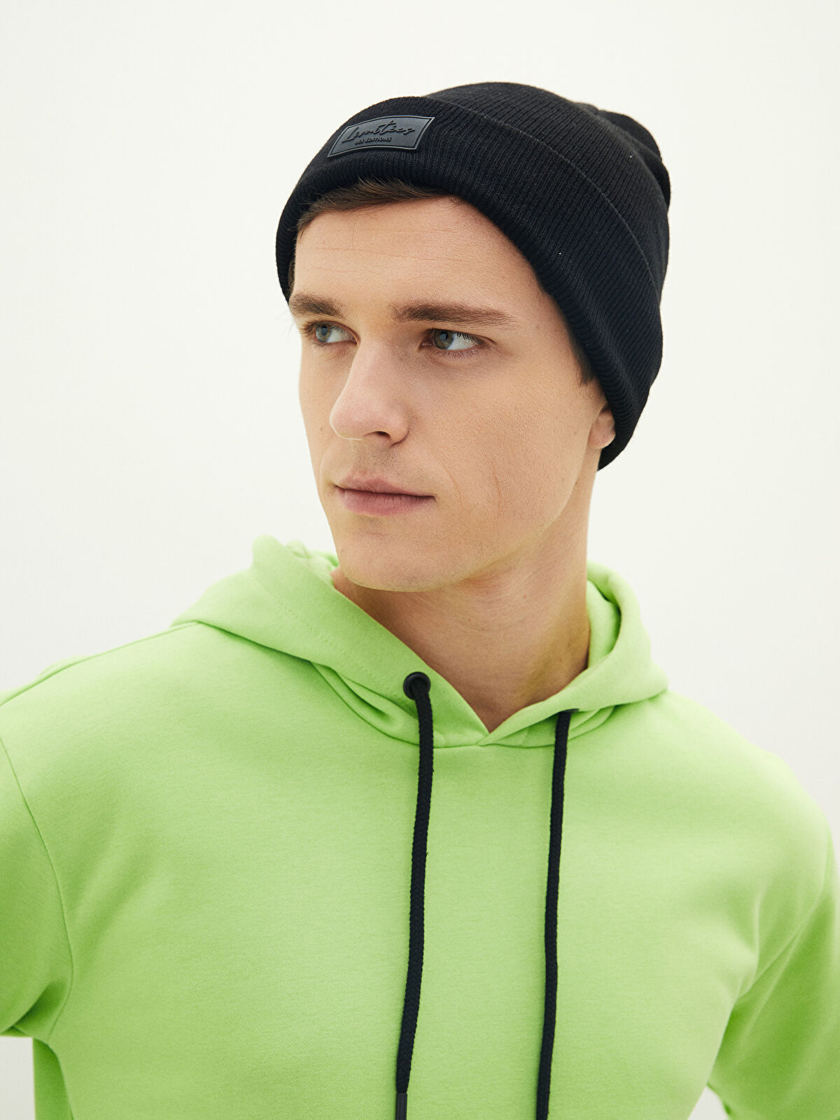 Etiket Baskılı Erkek Triko Bere