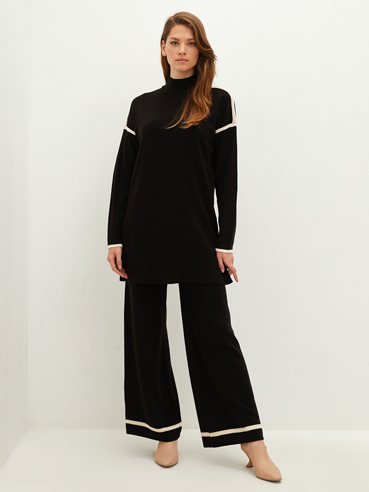 MODEST Beli Lastikli Dar Fit Şerit Detaylı Geniş Paça Kadın Triko Pantolon MODEST Beli Lastikli Dar Fit Şerit Detaylı Geniş Paça Kadın Triko Pantolon