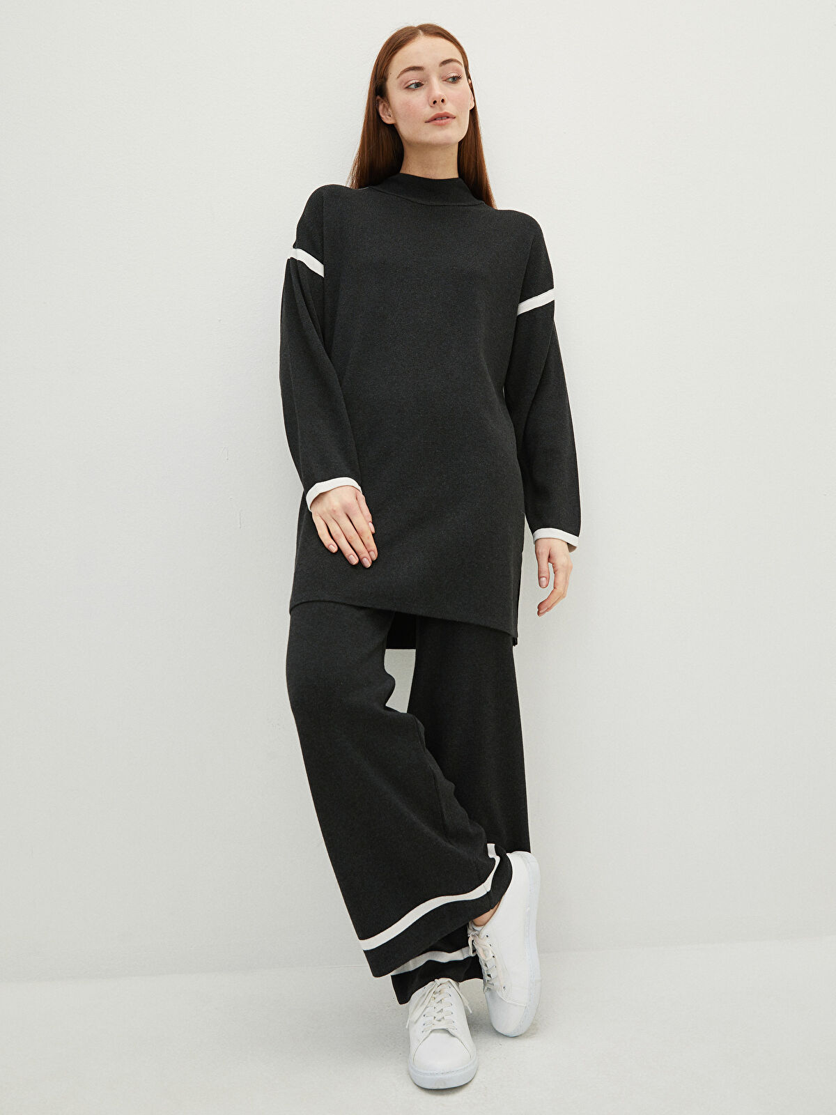 MODEST Beli Lastikli Dar Fit Şerit Detaylı Geniş Paça Kadın Triko Pantolon MODEST Beli Lastikli Dar Fit Şerit Detaylı Geniş Paça Kadın Triko Pantolon
