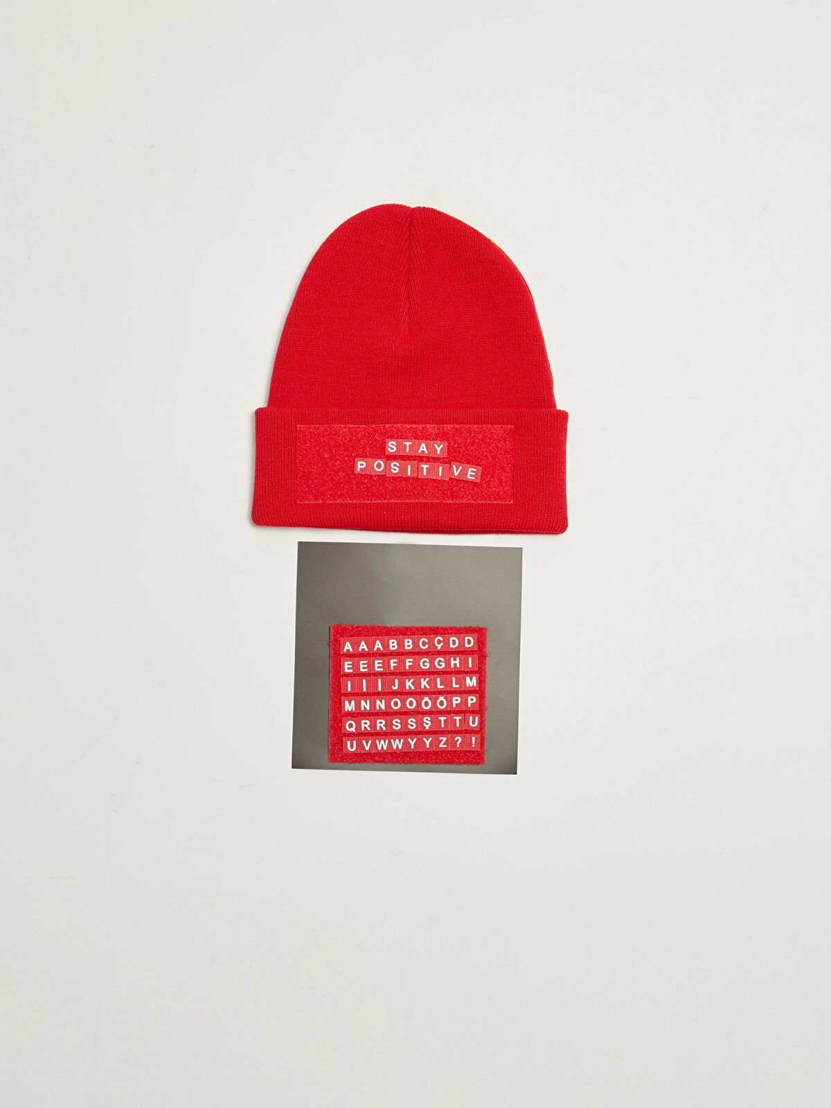 Değiştirilebilir Yazı Detaylı Erkek Triko Bere