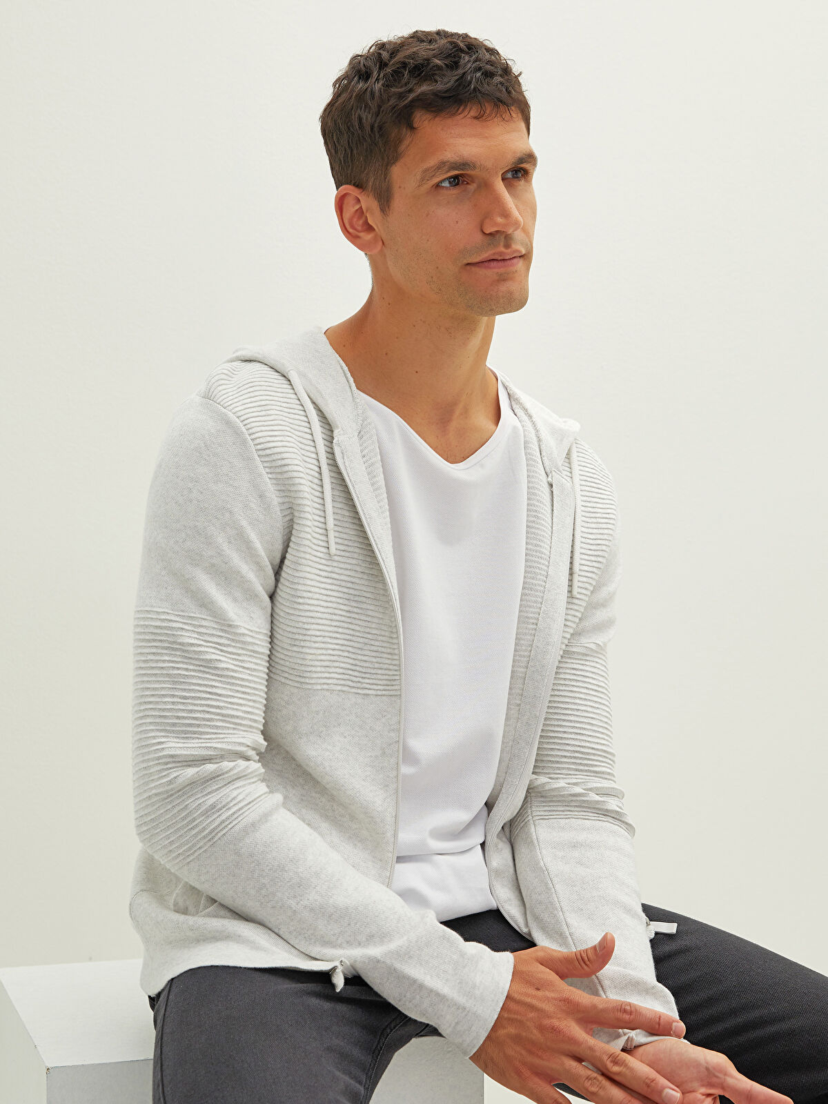 LCW CASUAL Dar Kalıp Kapüşonlu Uzun Kollu Erkek Triko Hırka