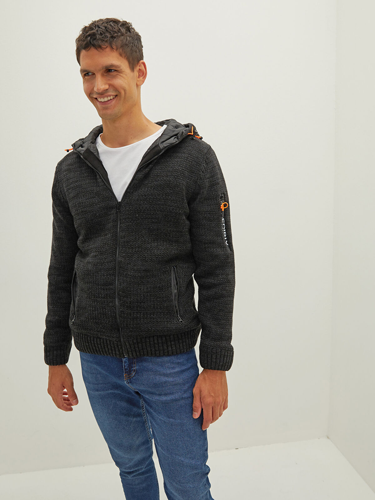 LCW CASUAL Dar Kalıp Kapüşonlu Uzun Kollu Erkek Triko Hırka