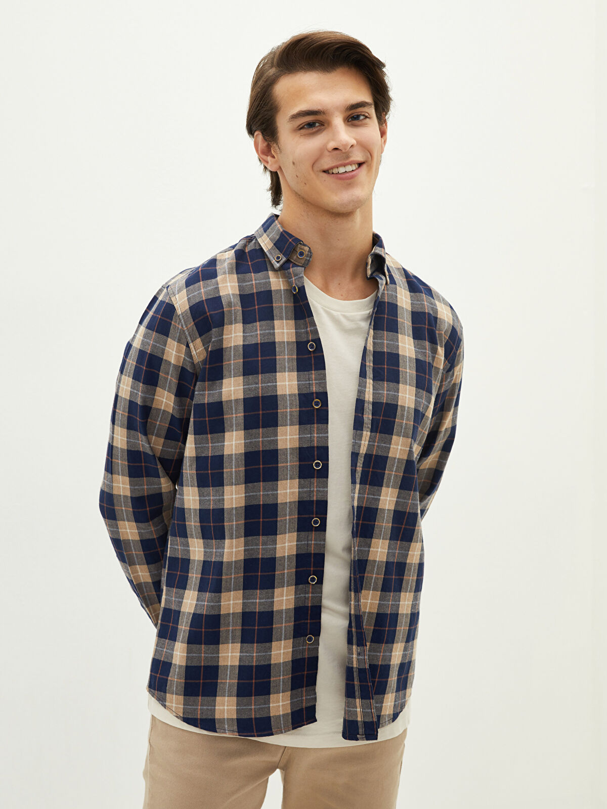 LCW CLASSIC Regular Fit Uzun Kollu Ekose Gabardin Erkek Gömlek LCW CLASSIC Regular Fit Uzun Kollu Ekose Gabardin Erkek Gömlek