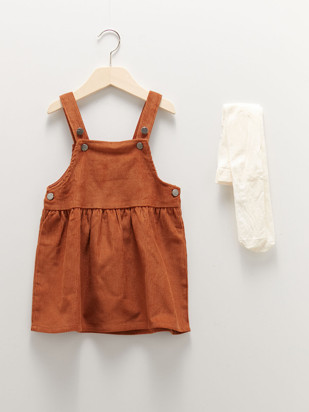 Kare Yaka Askılı Kadife Kız Bebek Elbise ve Külotlu Çorap 2'li Takım