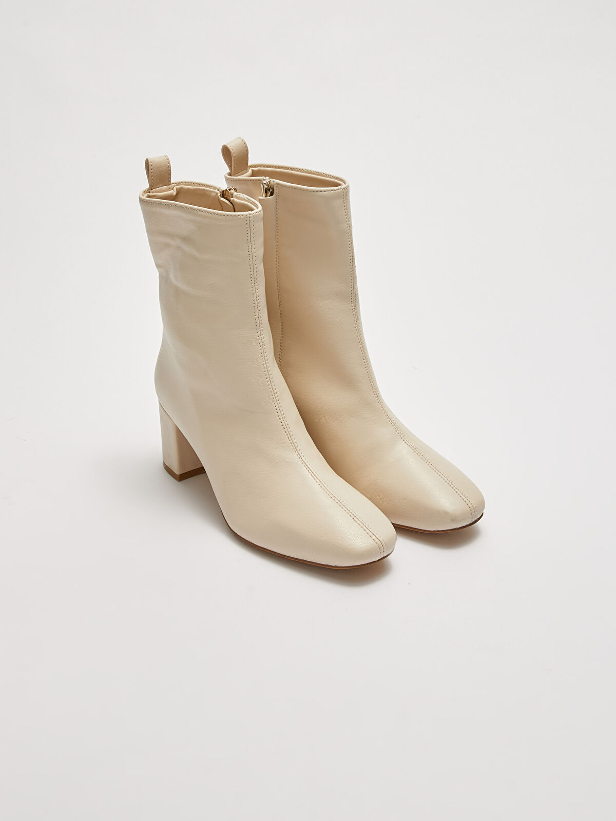 Deri Görünümlü Fermuarlı Topuklu Kadın Bot