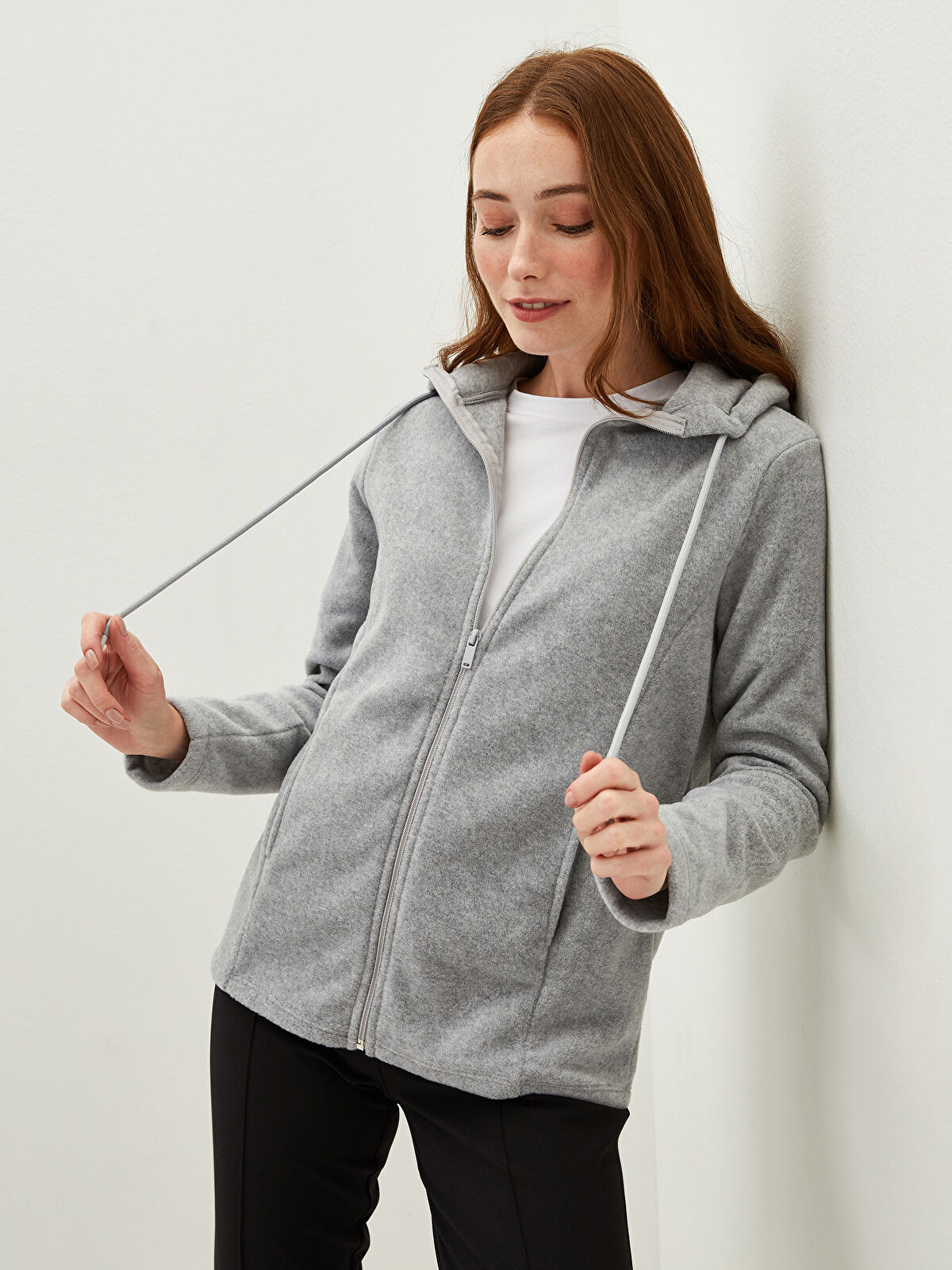 LCW BASIC Kapüşonlu Düz Cep Detaylı Uzun Kollu Polar Kadın Spor Hırka LCW BASIC Kapüşonlu Düz Cep Detaylı Uzun Kollu Polar Kadın Spor Hırka