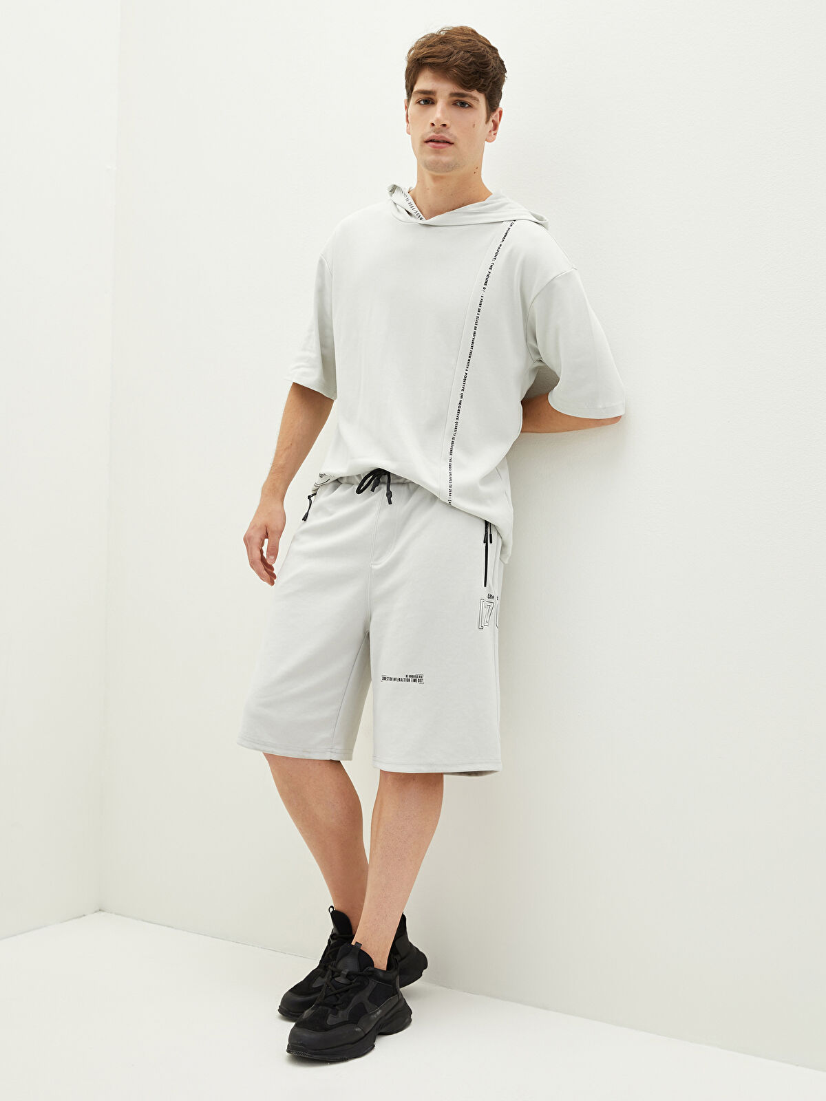 LCW CASUAL Slim Fit Baskılı Erkek Bermuda Şort LCW CASUAL Slim Fit Baskılı Erkek Bermuda Şort