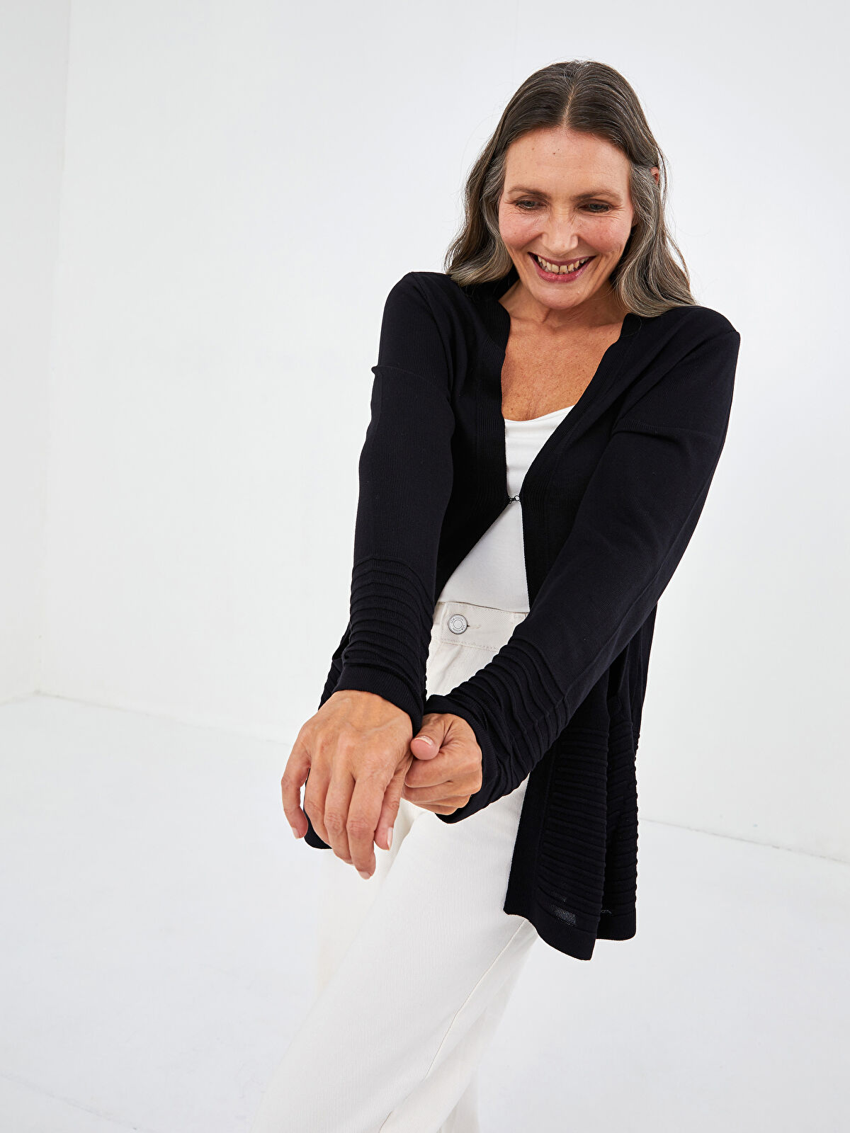 V Yaka Kendinden Desenli Cep Detaylı Uzun Kollu Kadın Triko Hırka