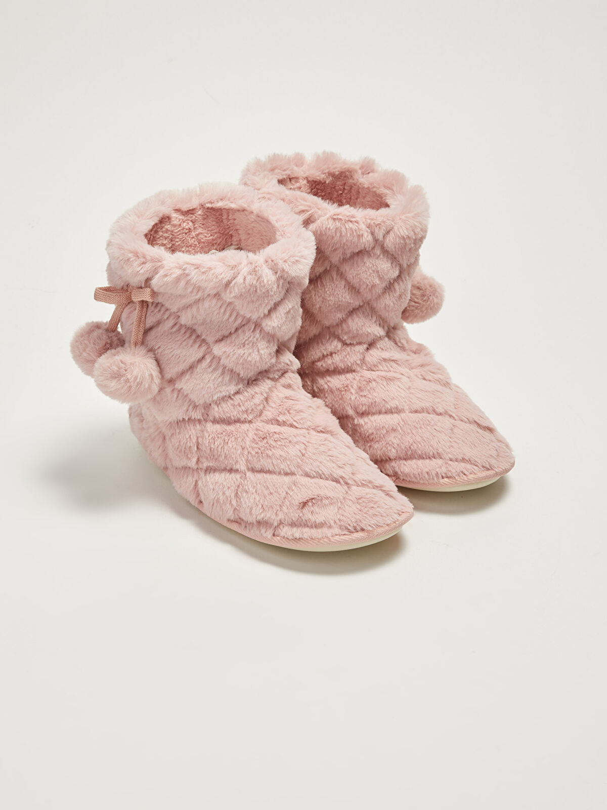 Ponponlu Pelüş Kadın Ev Botu