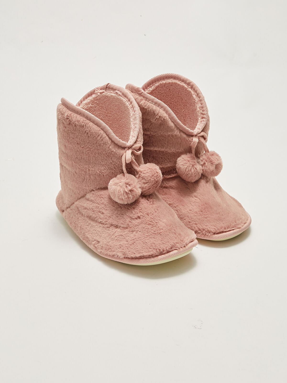 Ponpon Detaylı Pelüş Kadın Ev Botu
