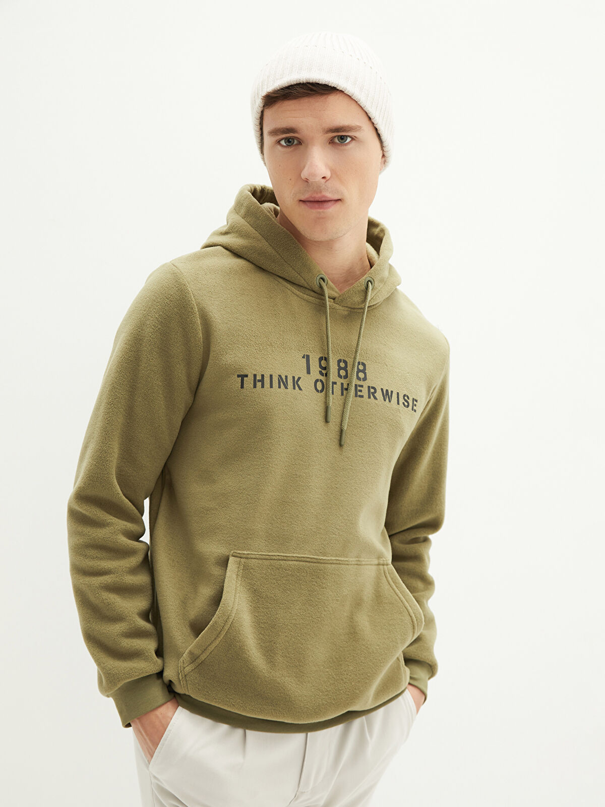 LCW CLASSIC Kapüşon Yaka Baskılı Uzun Kollu Erkek Polar Sweatshirt