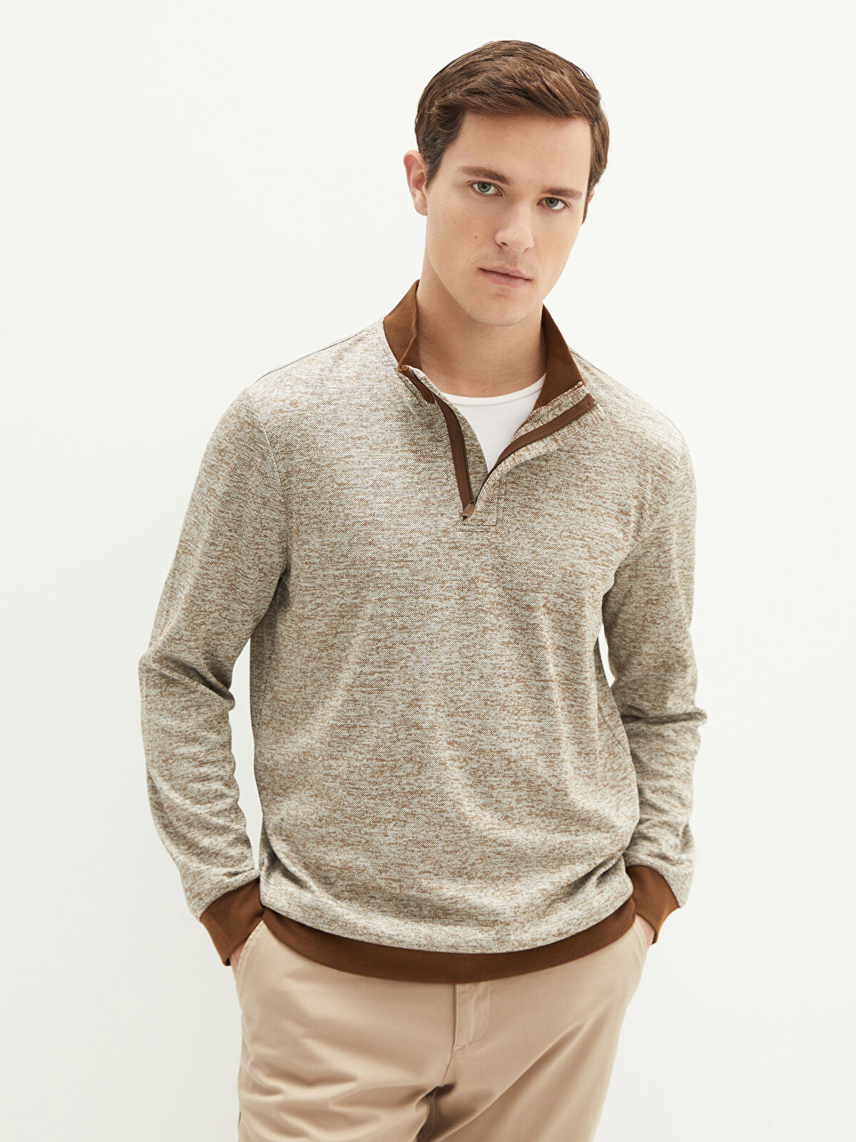 LCW CLASSIC Dik Yaka Uzun Kollu Renk Bloklu Erkek Sweatshirt