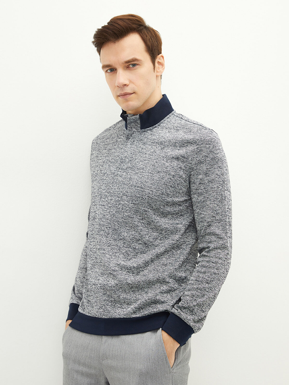 LCW CLASSIC Dik Yaka Uzun Kollu Renk Bloklu Erkek Sweatshirt