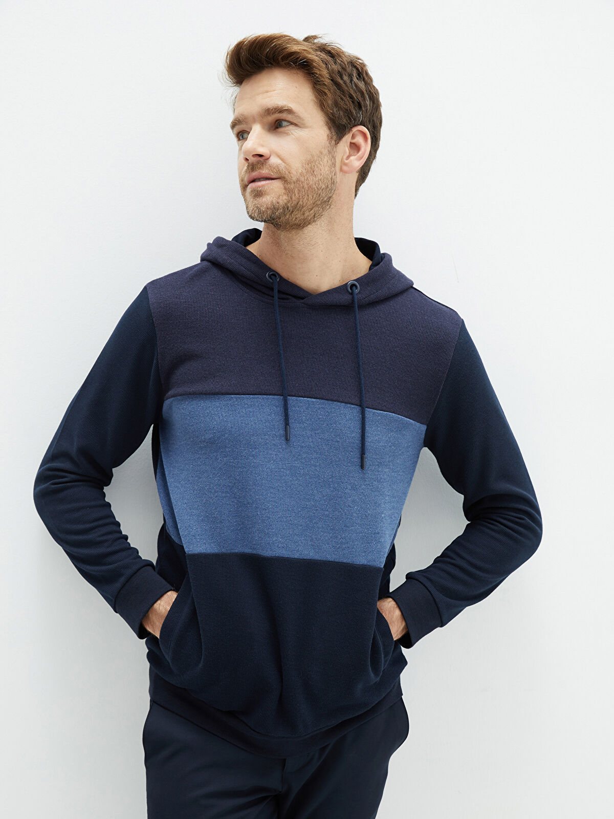 LCW CLASSIC Kapüşonlu Uzun Kollu Renk Bloklu Erkek Sweatshirt LCW CLASSIC Kapüşonlu Uzun Kollu Renk Bloklu Erkek Sweatshirt