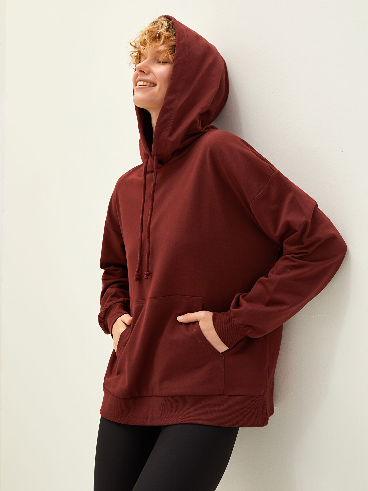 LCW CASUAL Kapüşon Yaka Düz Uzun Kollu Cep Detaylı Kadın Sweatshirt