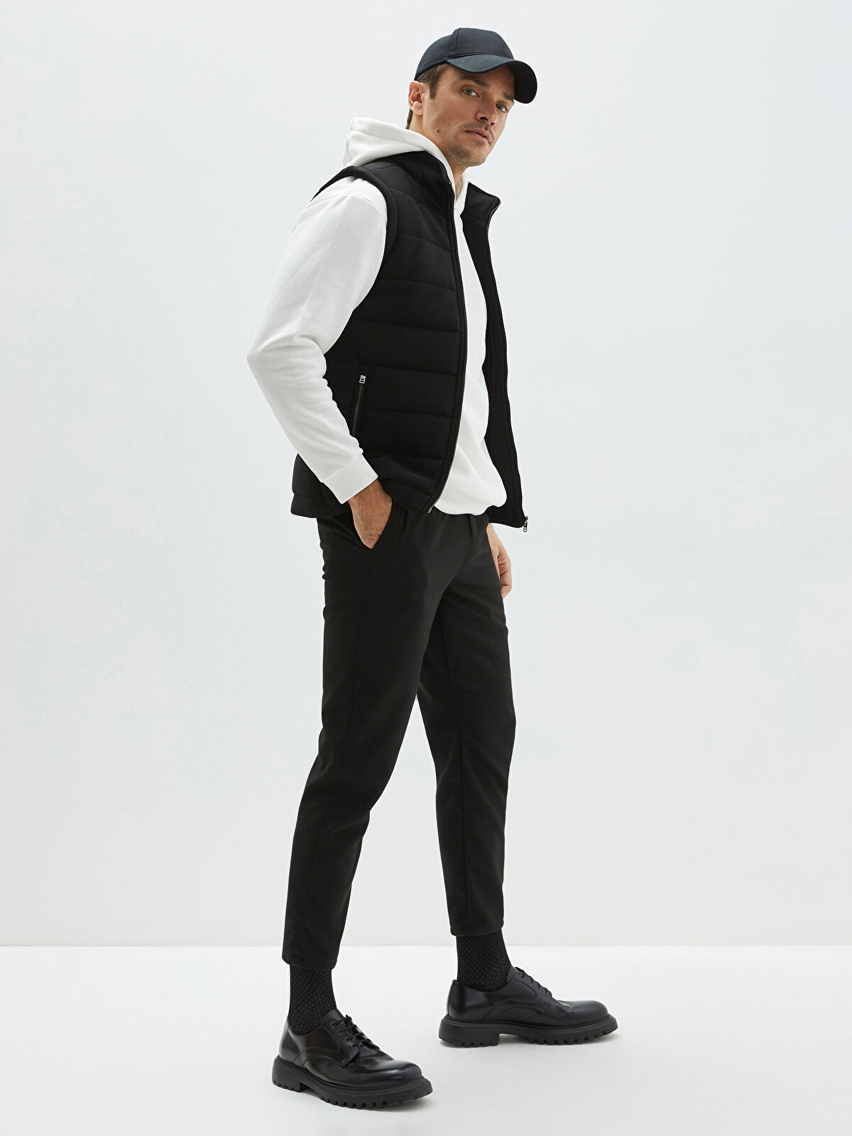 LCW VISION Slim Fit Dik Yaka Kalın Erkek Yelek LCW VISION Slim Fit Dik Yaka Kalın Erkek Yelek